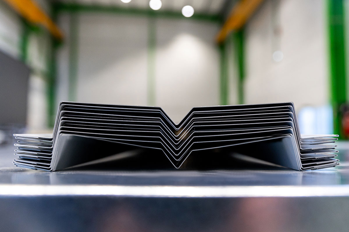 Élhajlított elemek - Everest Steel